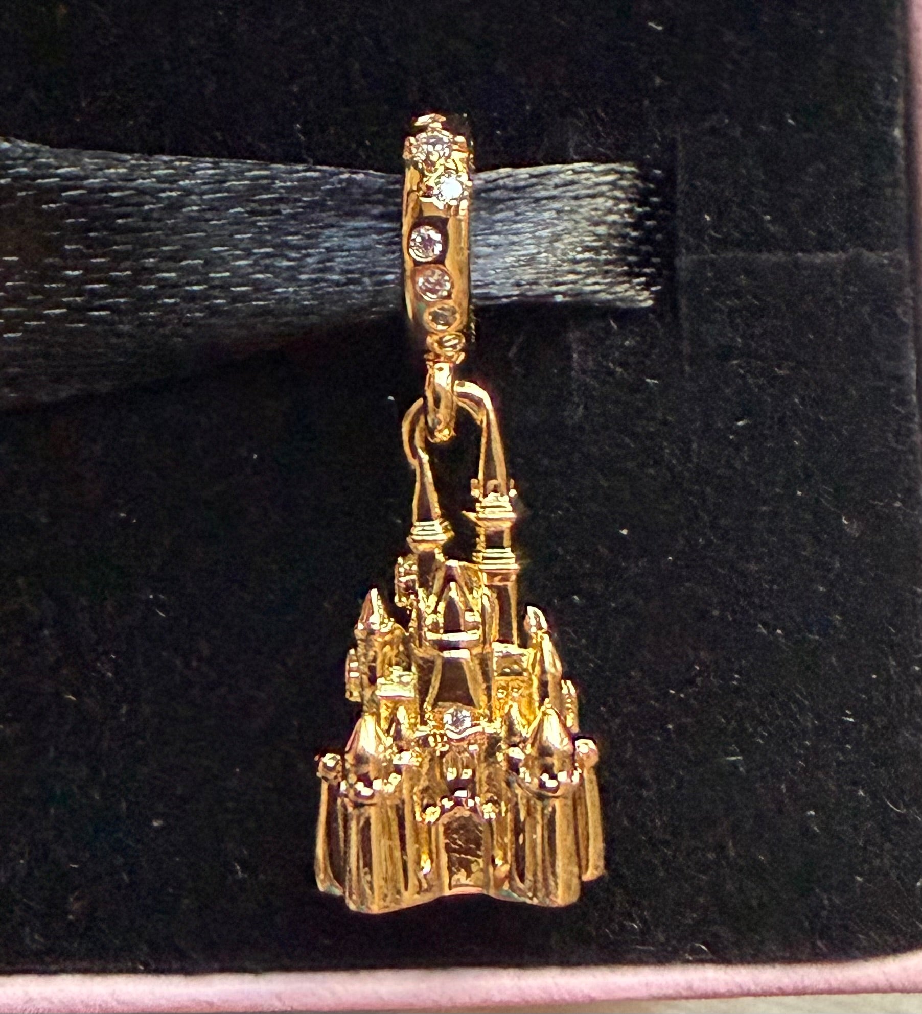 Walt Disney World Cinderella Castle Pandora Charm Gold – World of Treasures