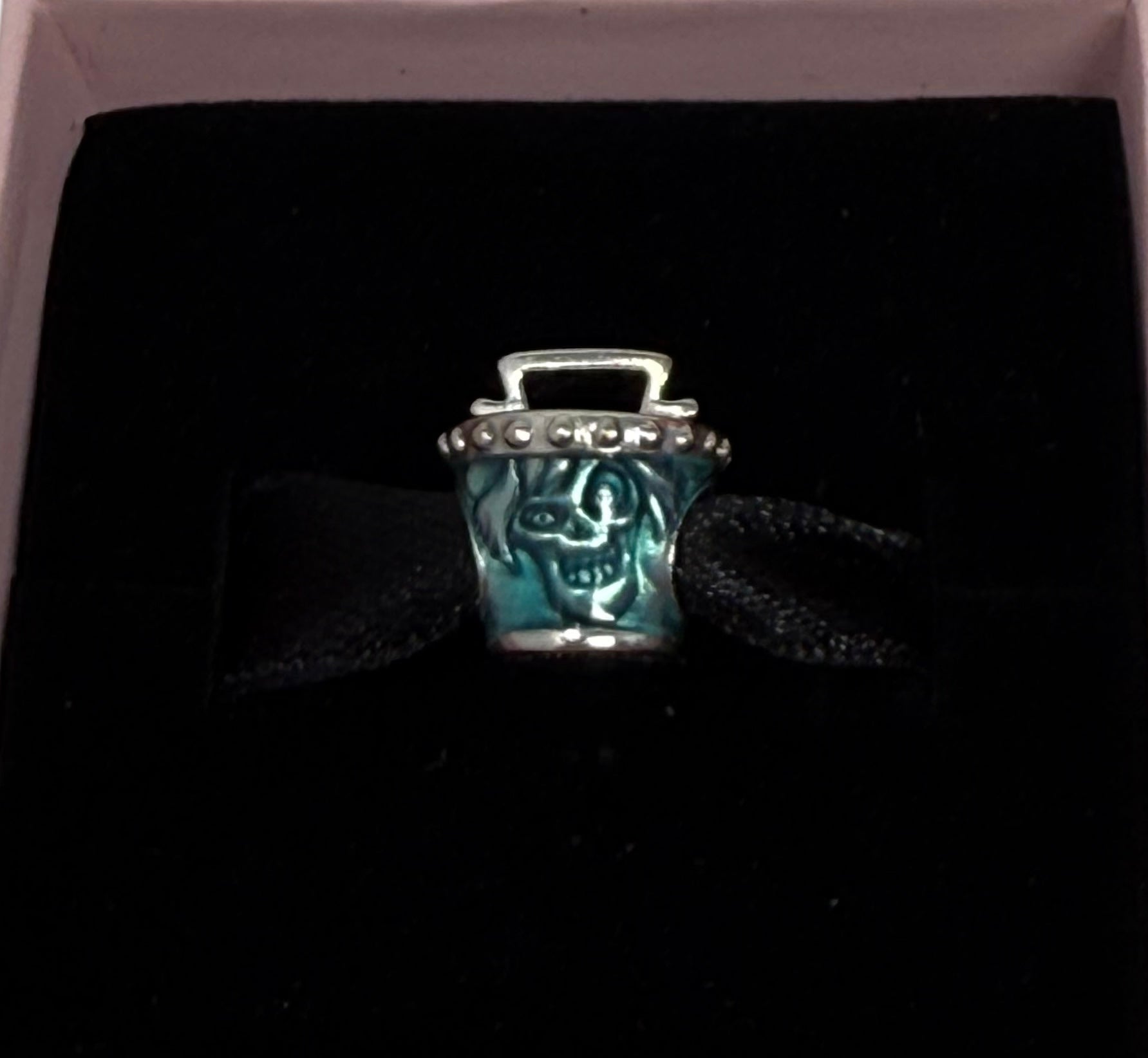 Disney Haunted Mansion Hatbox Ghost Pandora Charm – World of Treasures