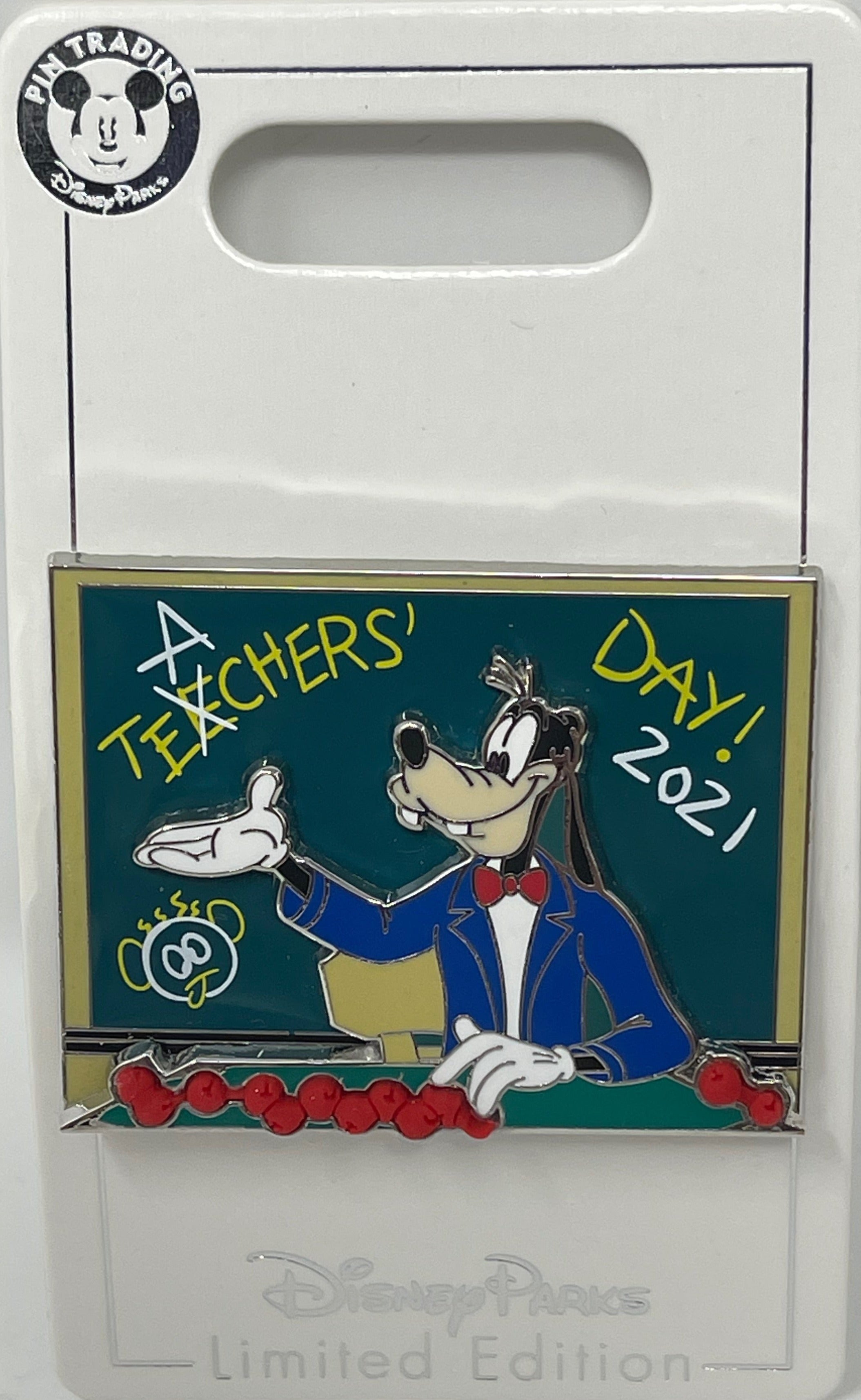 Disney Teacher’s Day 2021 Goofy Pin-Limited Edition – World of Treasures